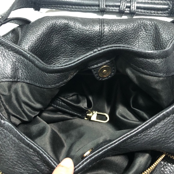 Danier | Bags | Danier Pebbled Leather Shoulder Bag | Poshmark